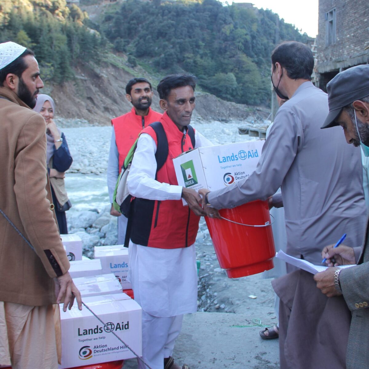 Flut in Pakistan - weitere Hilfe für Opfer - LandsAid e.V. gemeinsam helfen